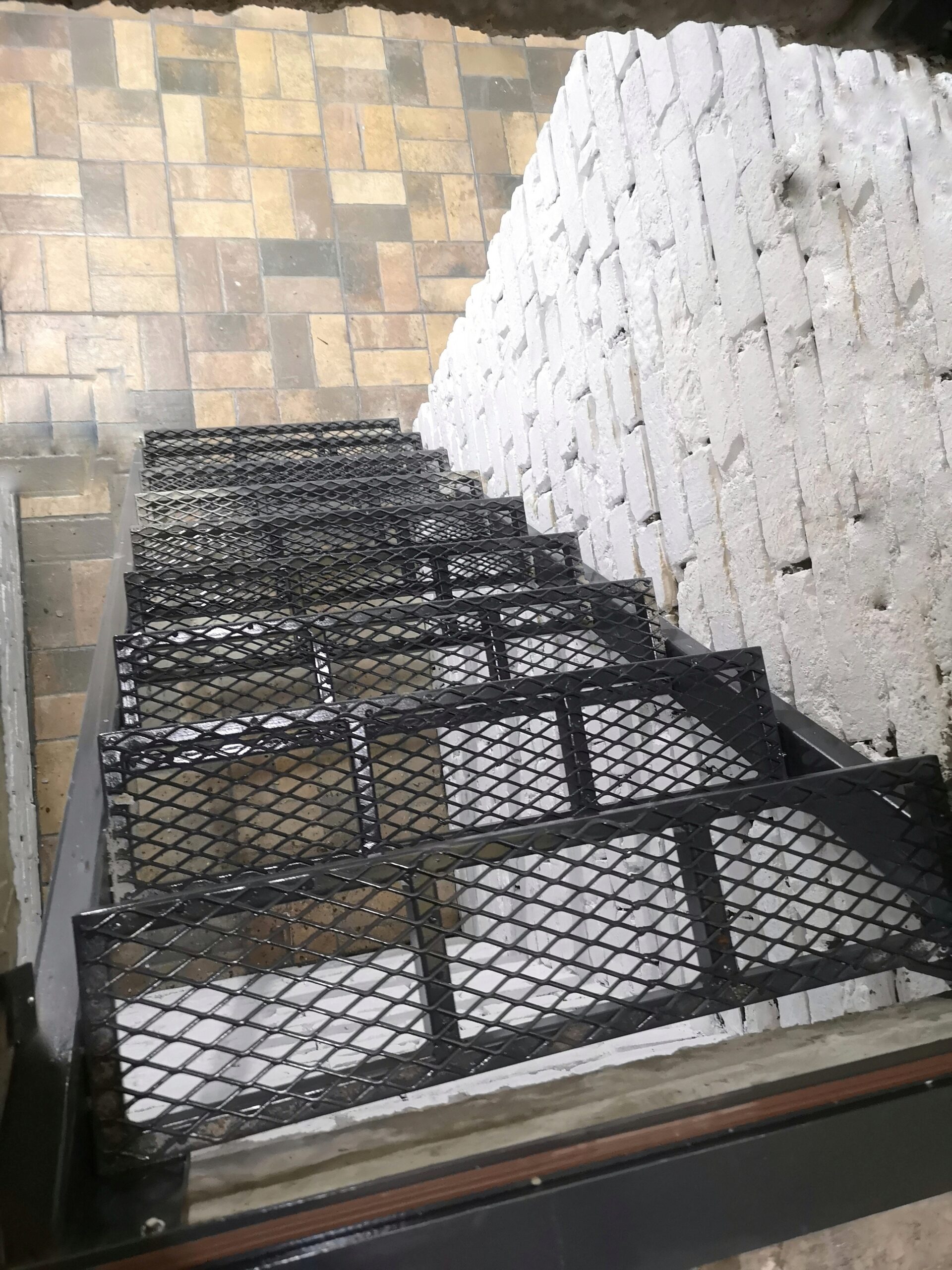 Scara Metalica Beci Si Capac / Trapa Beci Model 11 - Targoviste FeroStil