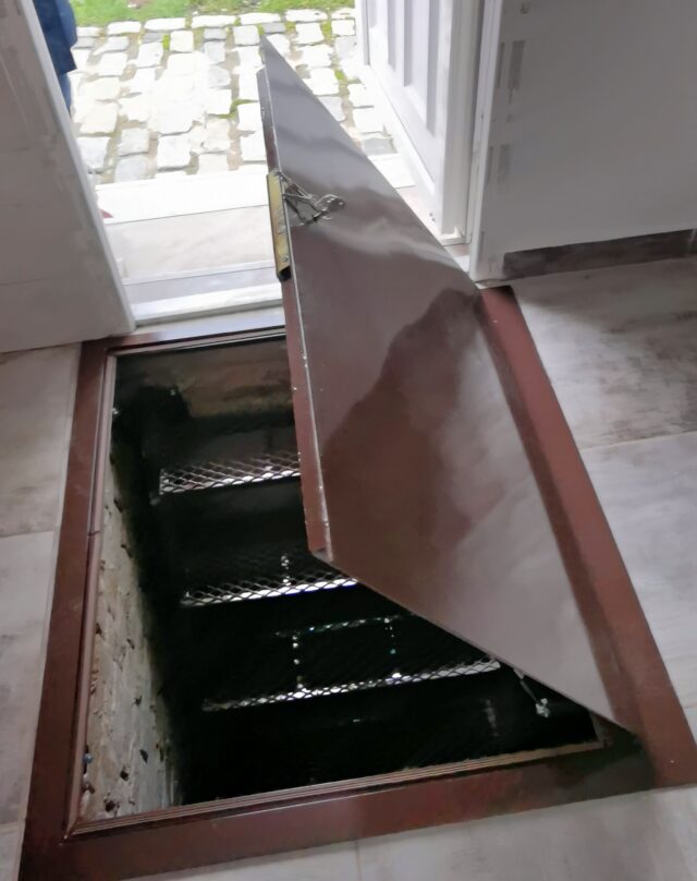 Capac Beci Si Scara Metalica - Ploiesti – Trape Pentru Beciuri – FeroStil